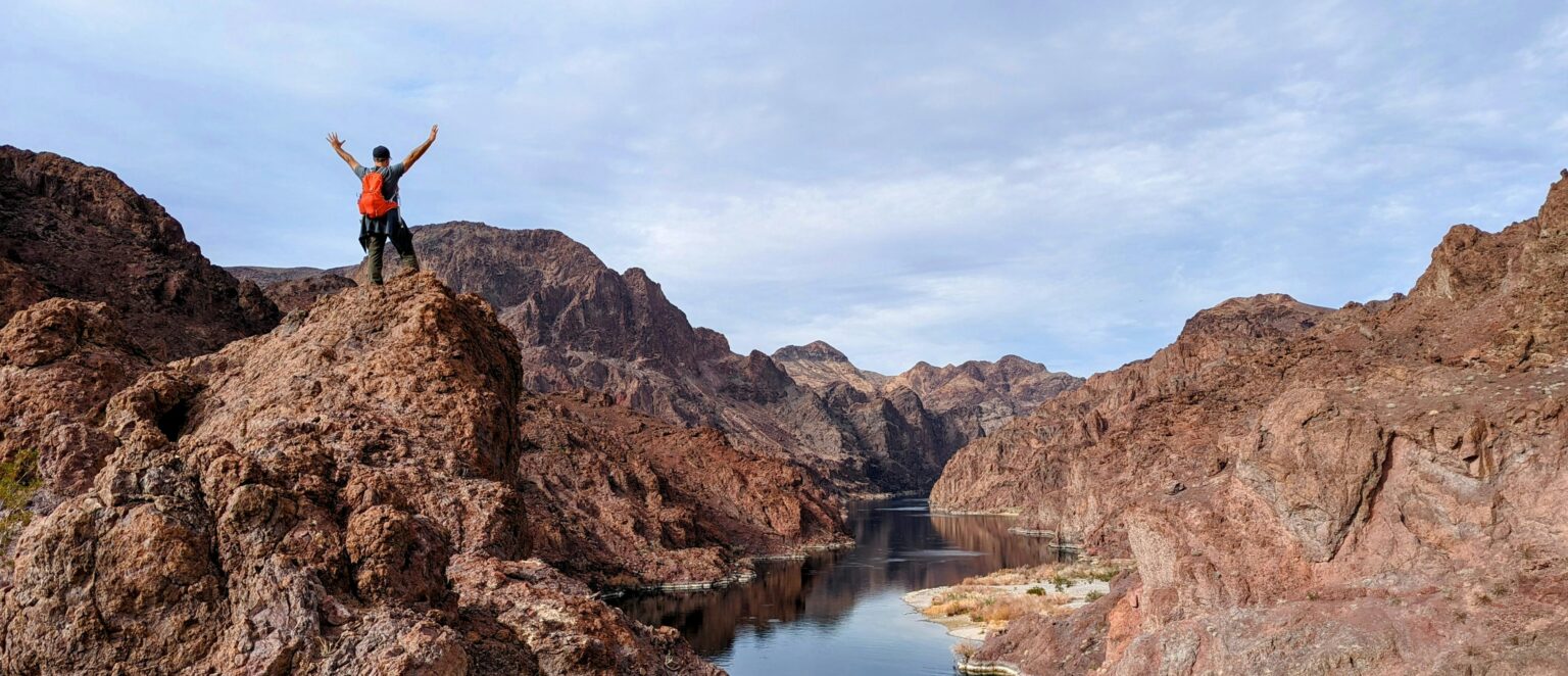 Shihi (Shirish, Himalini)